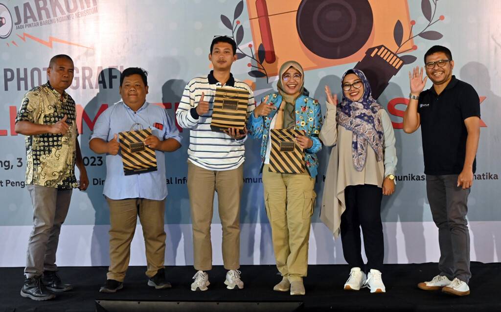 PENGELOLA MEDIA CENTER INDRAMAYU IKUTI PELATIHAN FOTOGRAFI JURNALISTIK ...