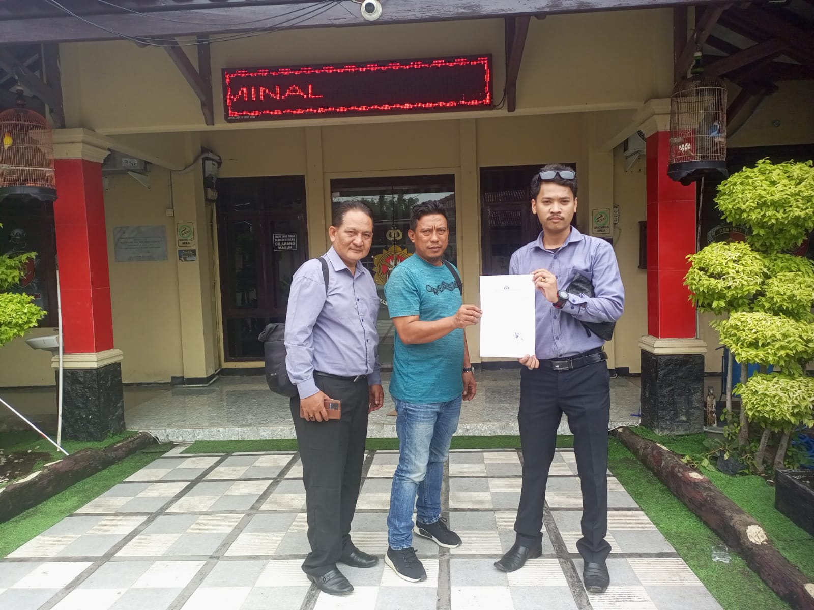 “Oknum Mantan Kuwu Desa Sukagumiwang Diduga Memberi Cek/Giro Palsu ...